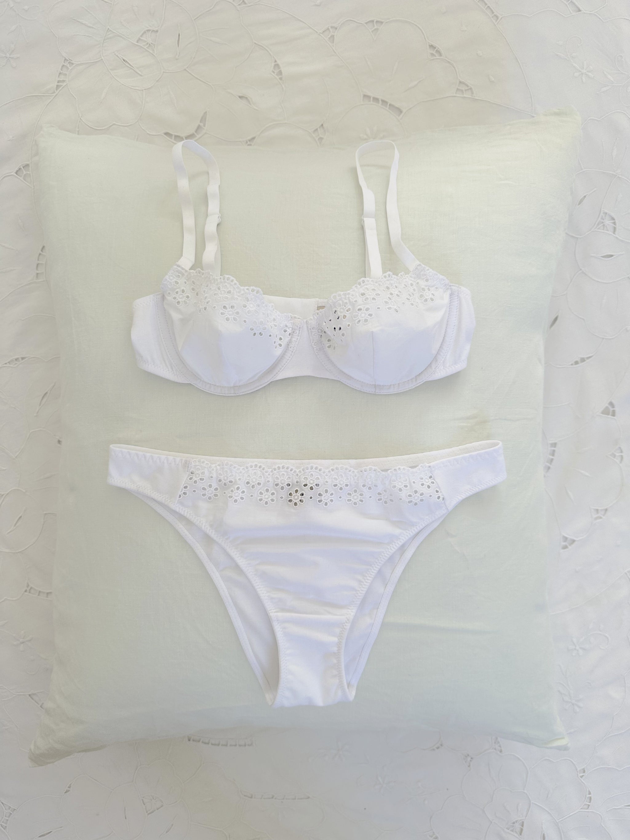 Gwyneth Wired Bra | Broderie Anglaise cotton bra – Liniere Lingerie